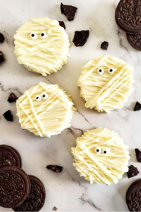 Mummy Chocolate Covered Oreos