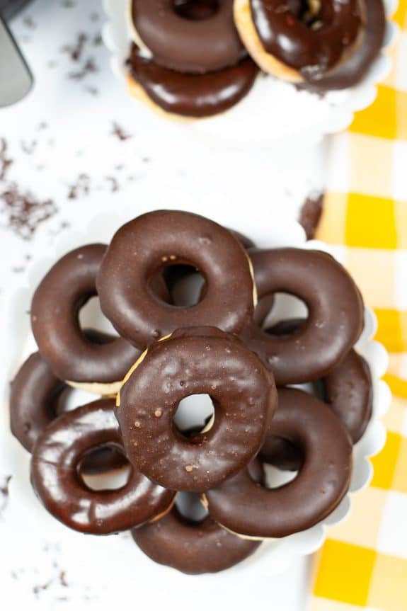 Chocolate Glazed Air Fryer Donuts (Krispy Kreme Copycat Recipe ...